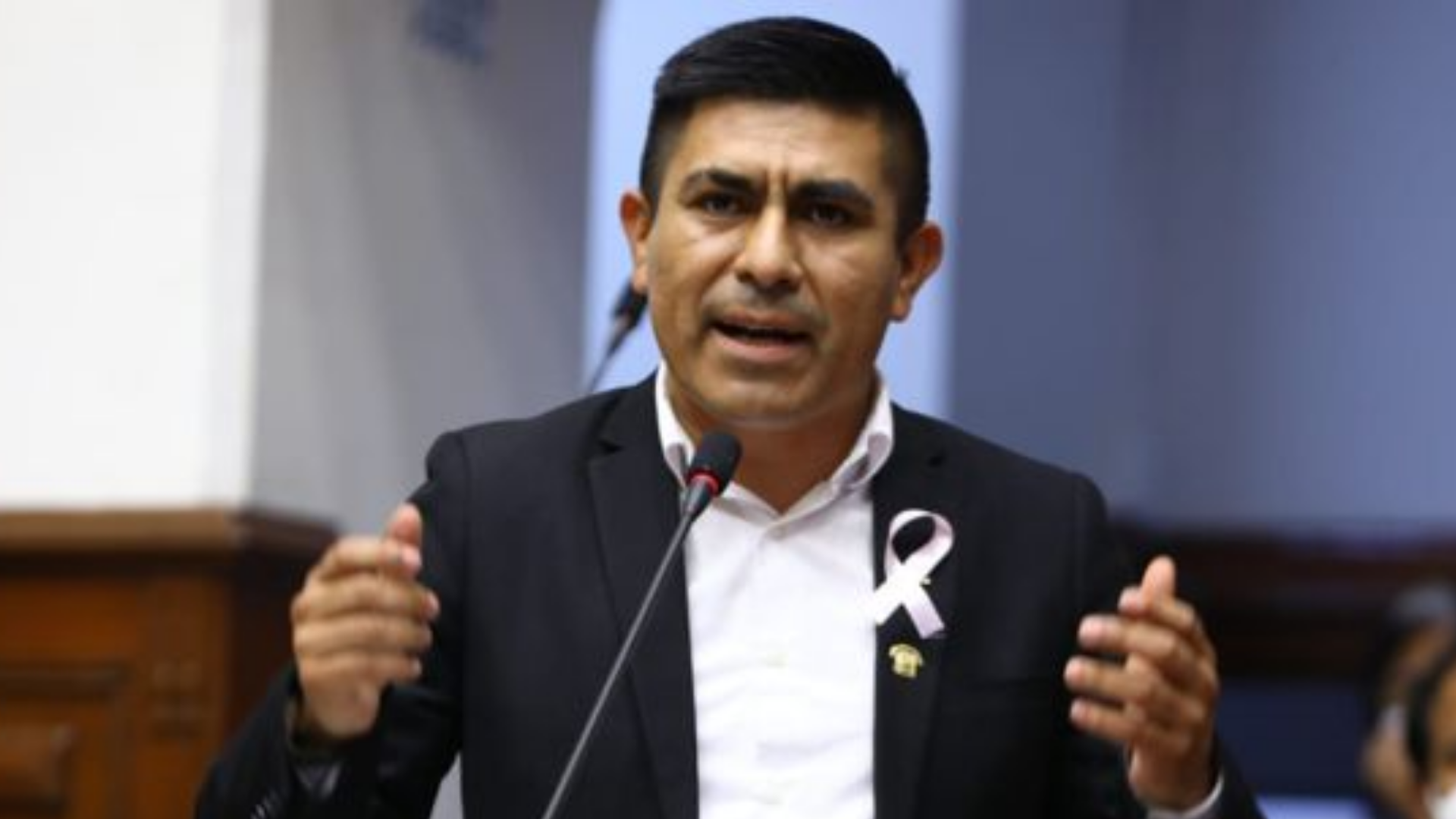 Alex Flores : "La derecha tiene una obsesión con la vacancia" - Primera ...